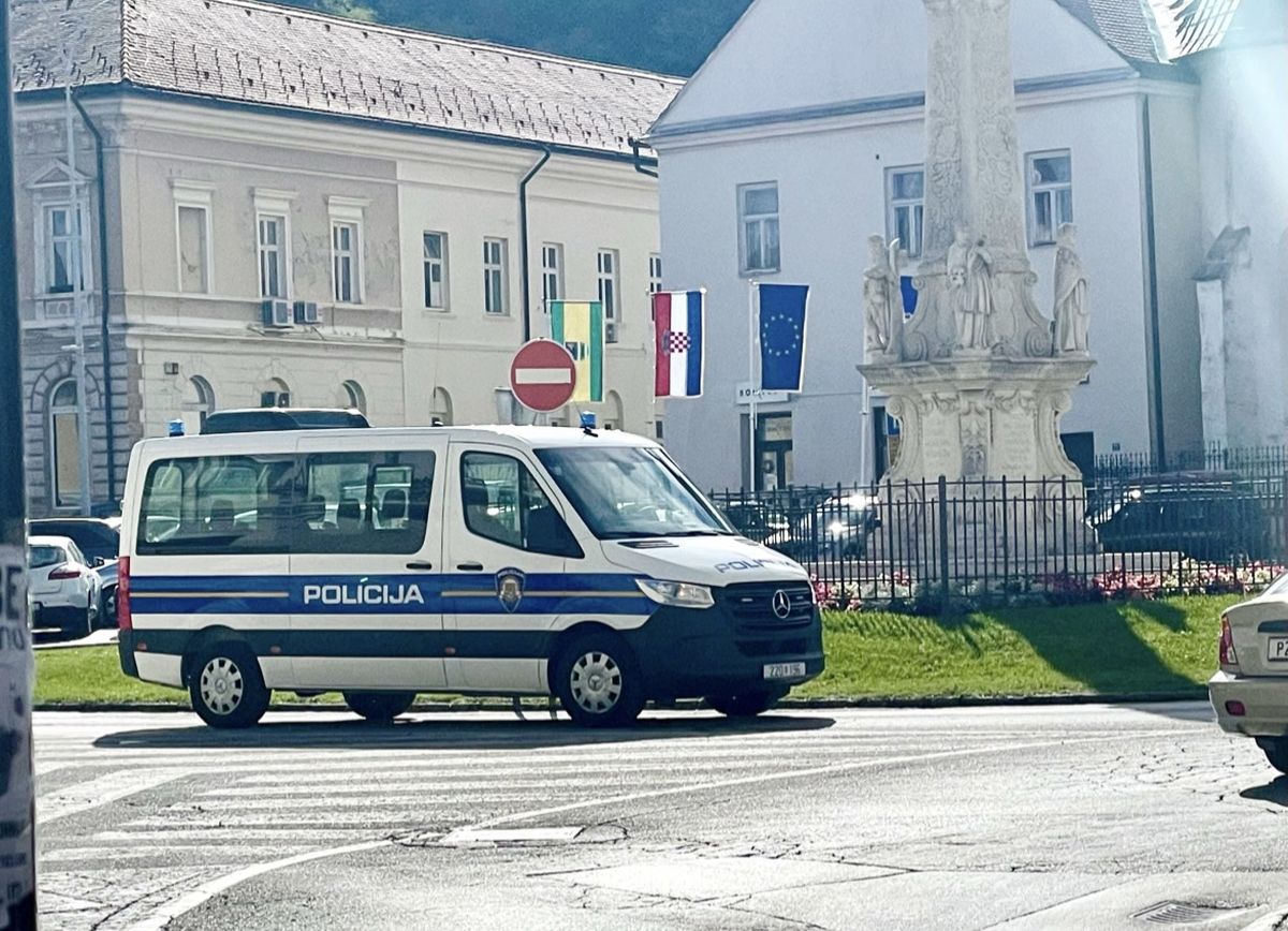 Policija: Bijeg s mjesta prometne nesreće na Trgu Svetog Trojstva u ...
