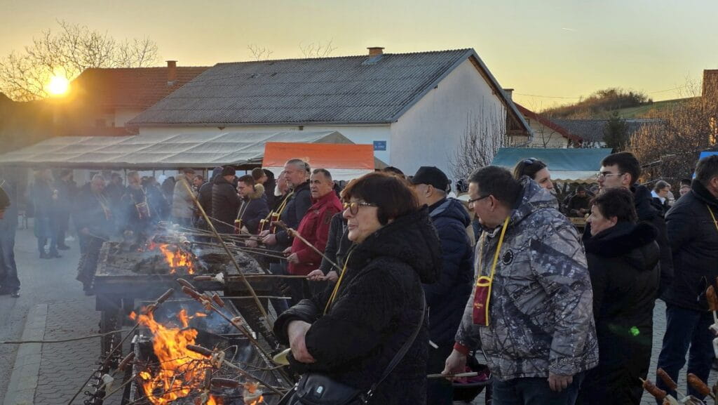 [FOTO] Vincelovo u Vetovu: Slavlje na Trgu sv. Vinka - Radio Vallis Aurea