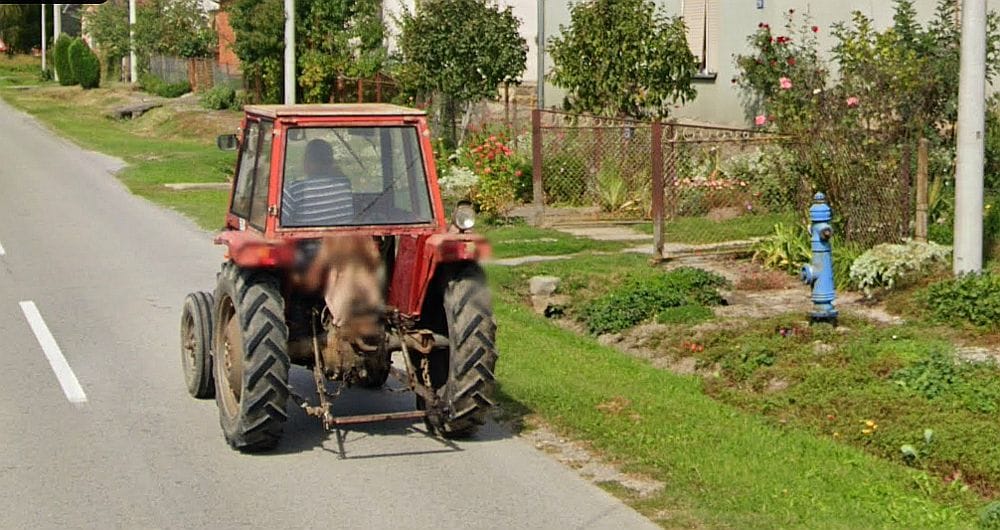 Nakon prikupljenih negativnih bodova i poništenja vozačke, pronašli ga pijanog kako vozi traktor ...