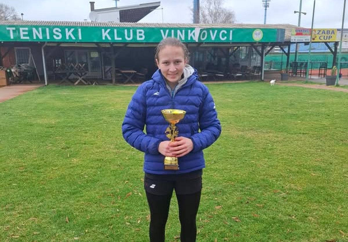 Lucija Grbeš je osvojila OP Vinkovaca do 14 godina! - Radio Vallis Aurea