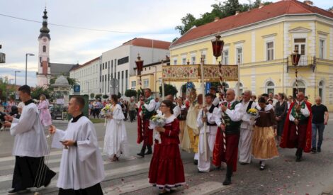 Što je Tijelovo i zašto je u Hrvatskoj blagdan? - Radio Vallis Aurea